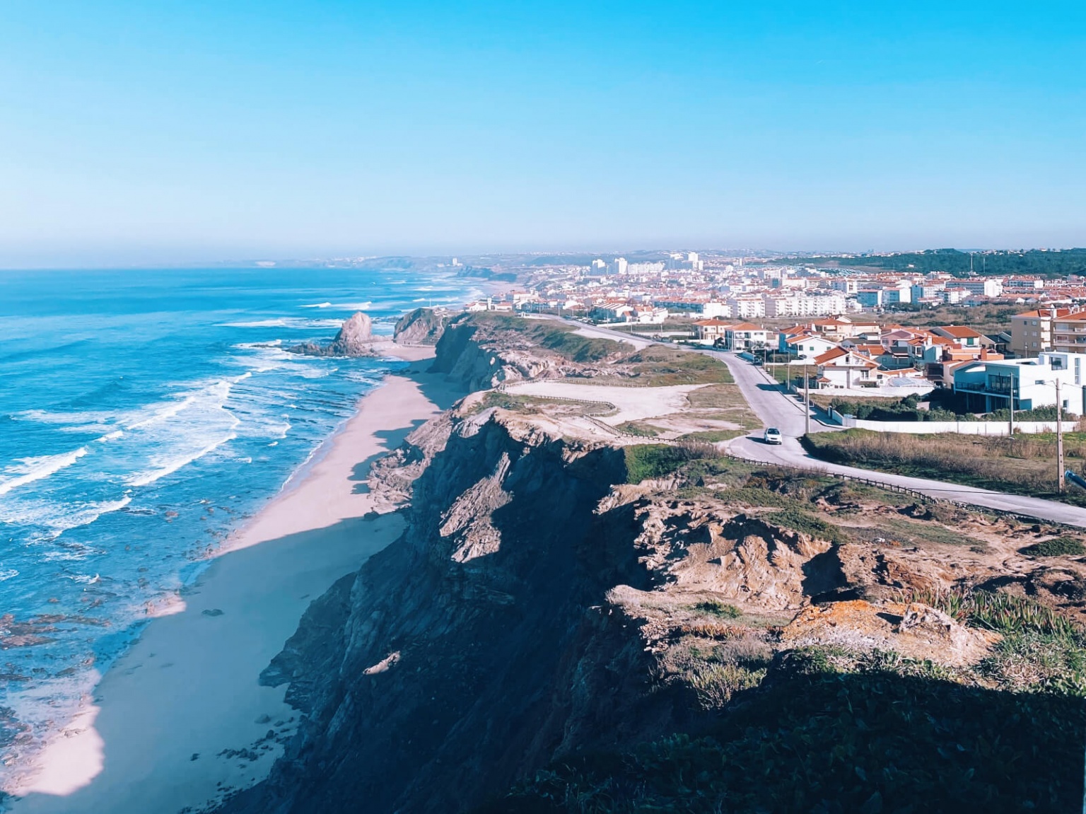 Cliff Surf House - Enjoy the best surf holidays in Portugal, Santa Cruz!